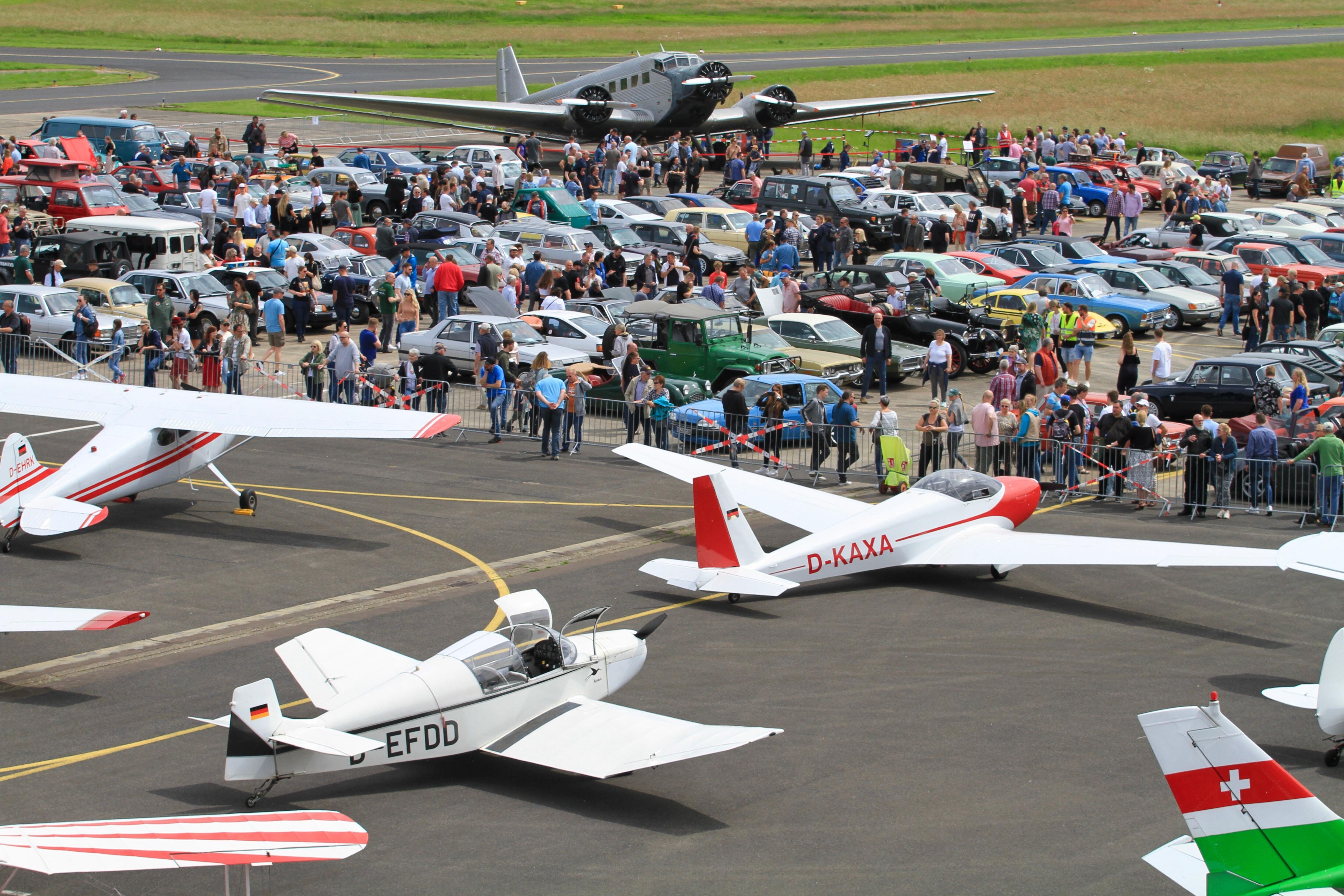 Saisonauftakt 2024: Oldtimer FLY & DRIVE IN - MGL Mönchengladbach Airport